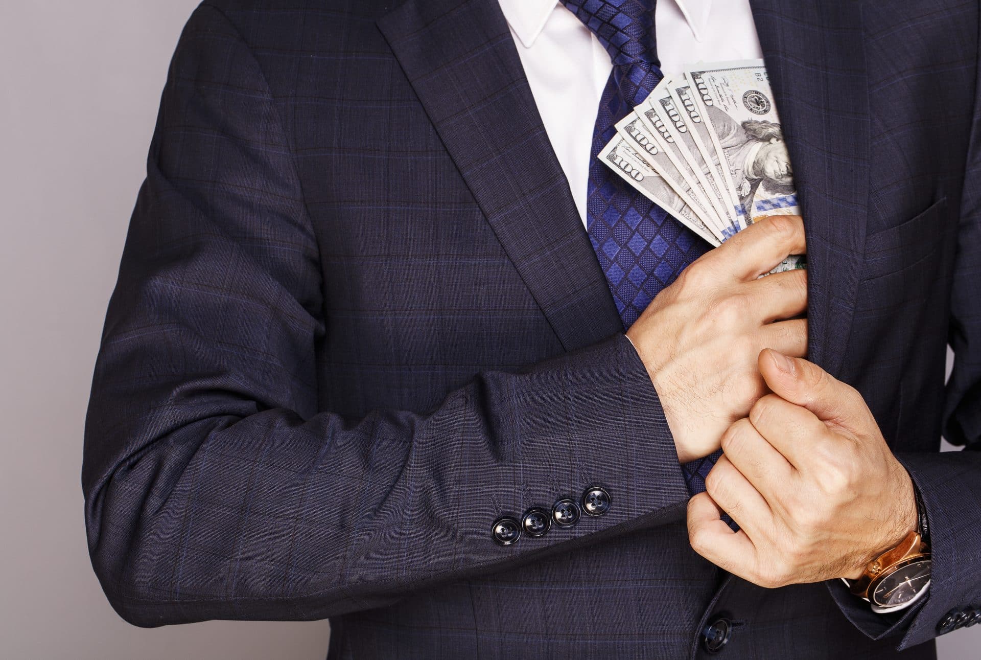 UnitedHealth CEO Murder Suspect Accepts Nearly $300K In Donations For ...